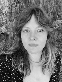 Anna Kukatova • Geschichte • John-F.-Kennedy-Institut